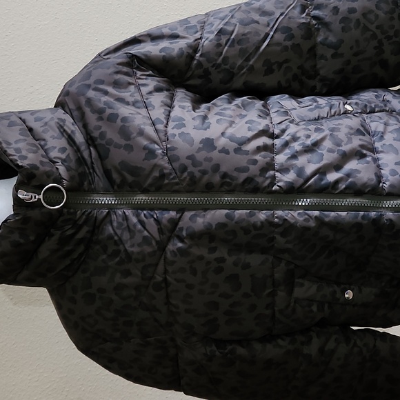 CoffeeShop | Jackets & Coats | New Coffee Shop Animal Print Puffer ...